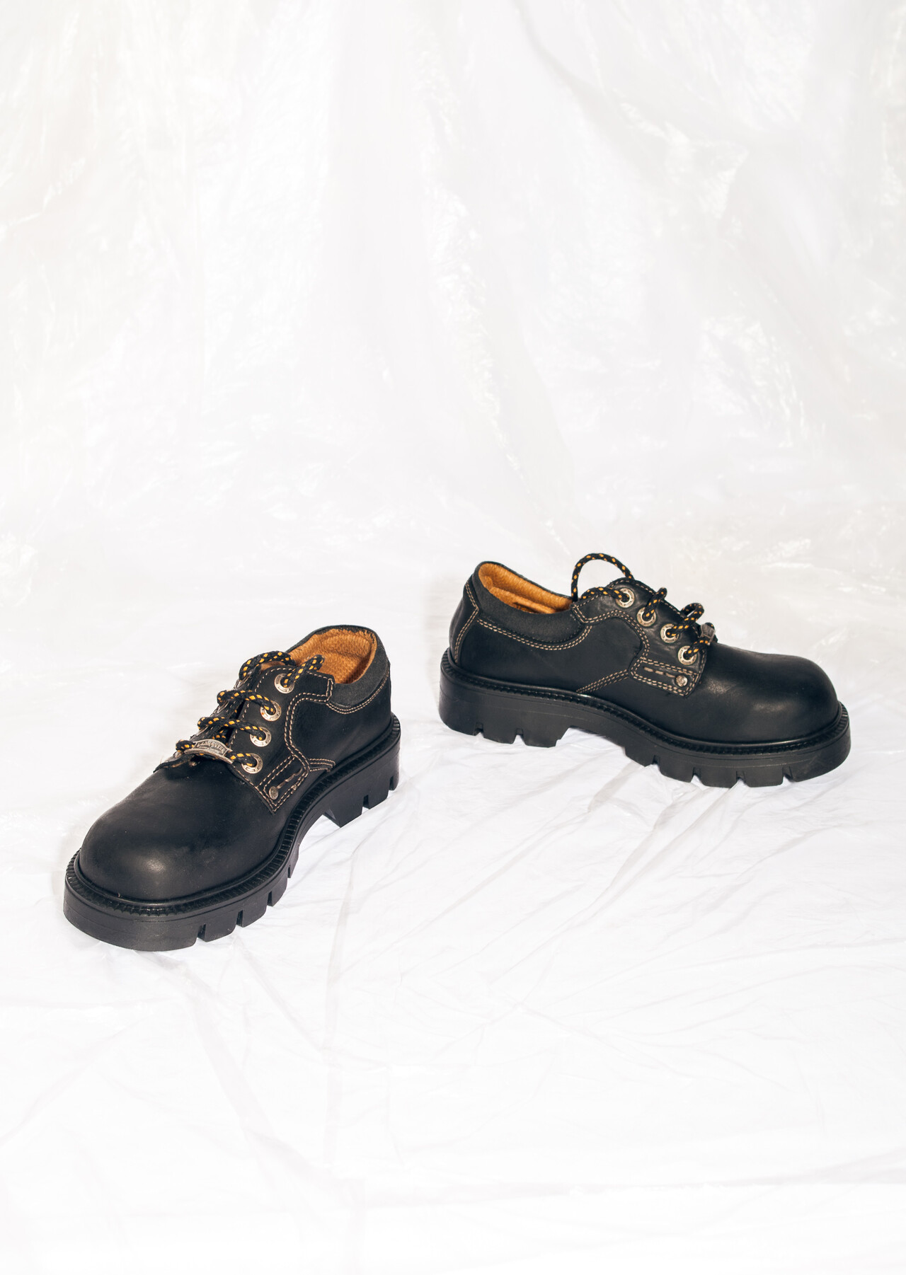 Vintage 90s Landrover Leather Shoes in Black – Pop Sick Vintage Vintage 90s Landrover Leather Shoes in Black – Pop Sick Vintage